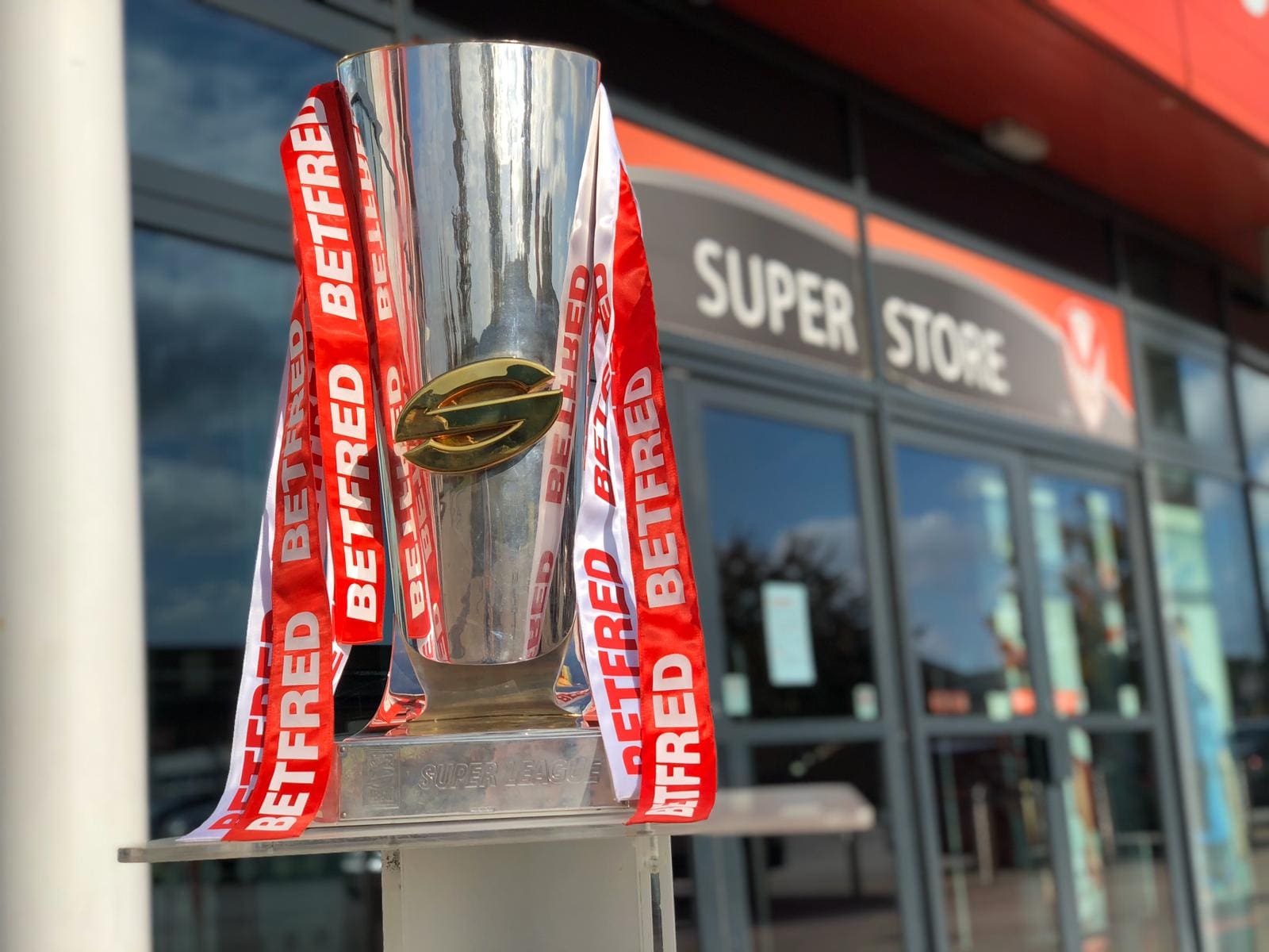 Change of dates for Super League trophy viewing | St.Helens R.F.C.