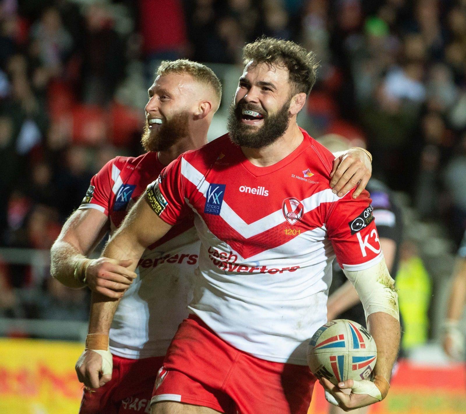 Watch: Alex Walmsley proves props can kick too! | St.Helens R.F.C.