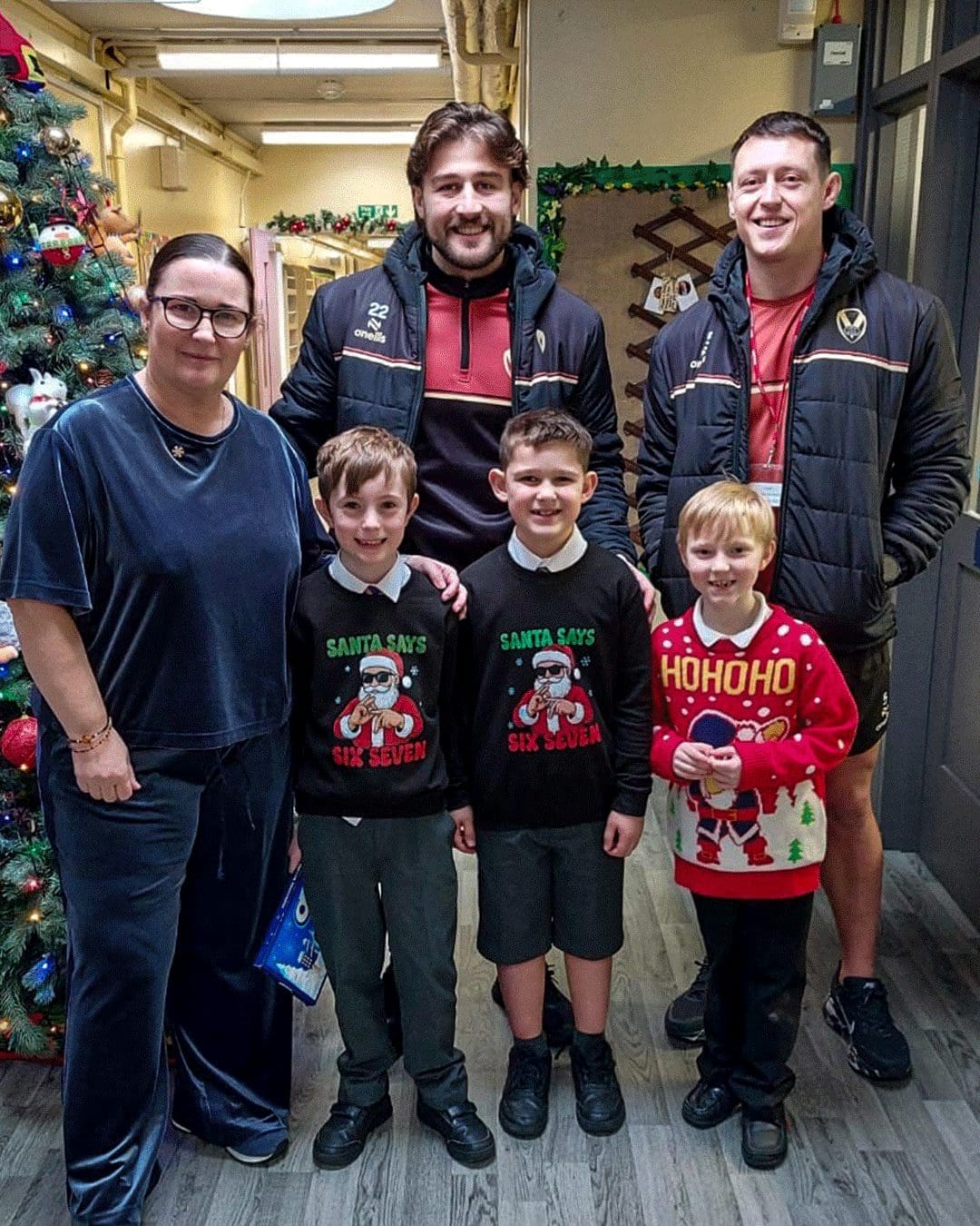 Saints visit local community ahead of Christmas | St.Helens R.F.C.